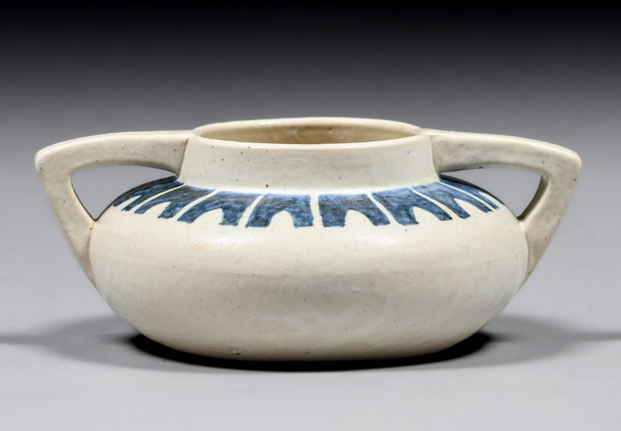 Ozark Pottery - St Louis, Mo Two-handled Vase C1907-1910 - Jun 01, 2025 ...