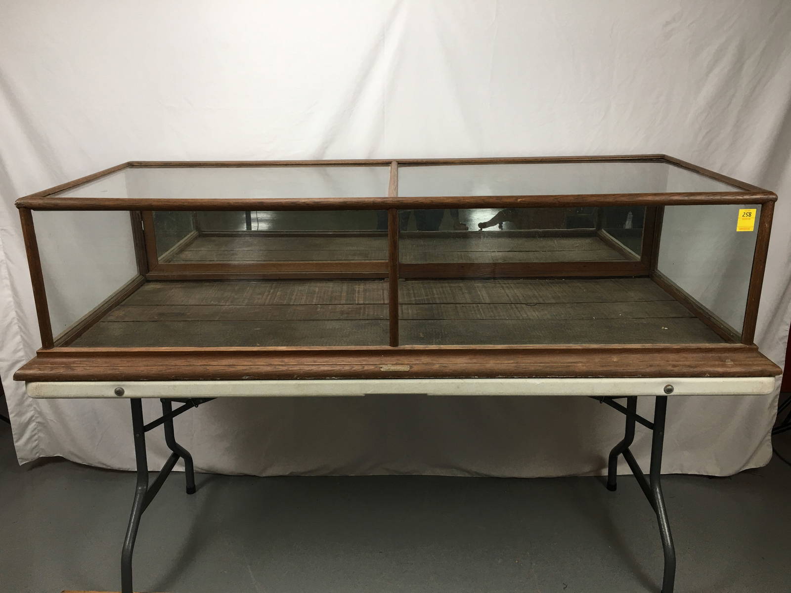 Quincy Tabletop Store Display Case Auction