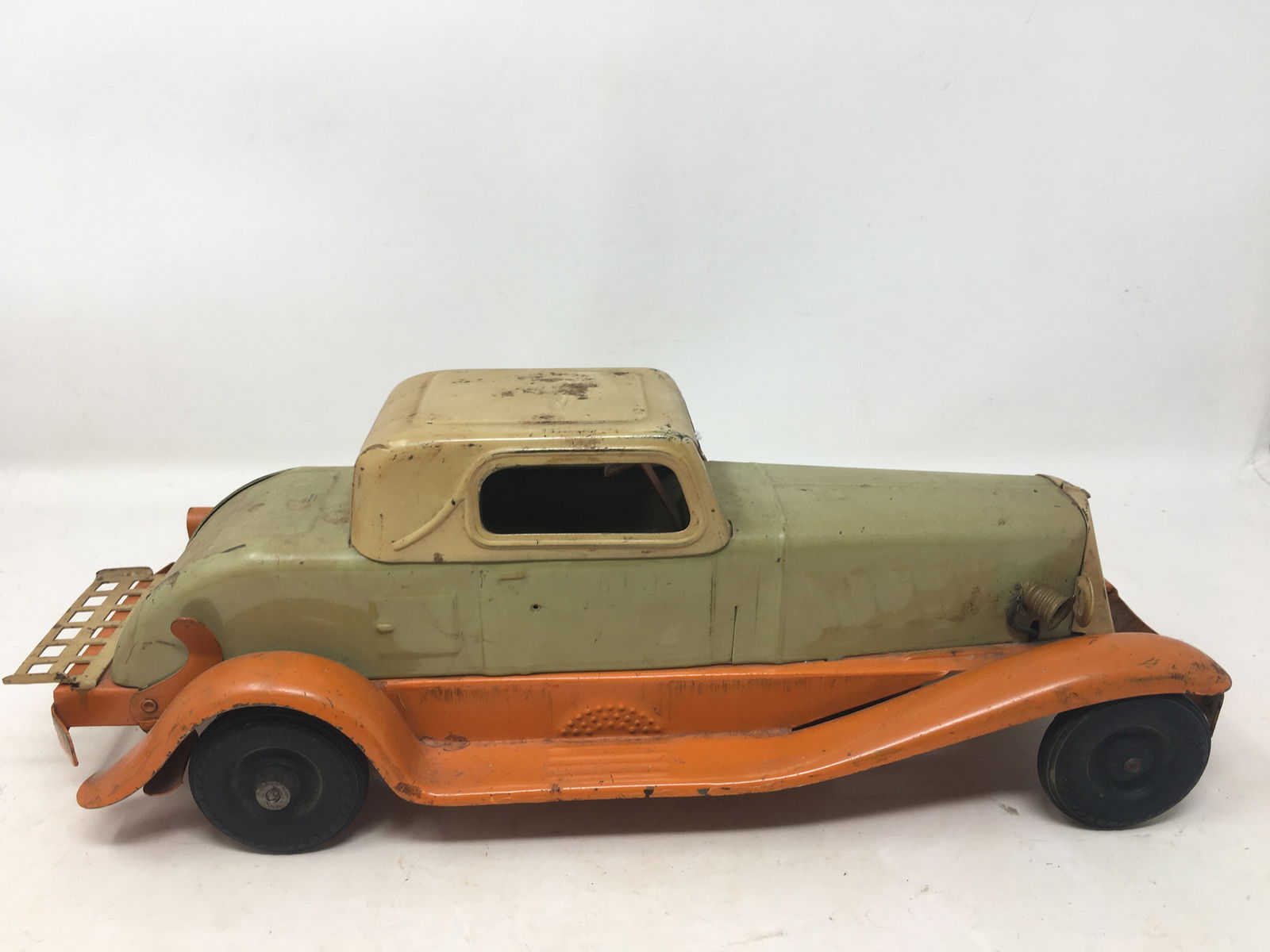 Girard Pressed Steel Deluxe Coupe Wind Up Car - Jul 04, 2025 ...