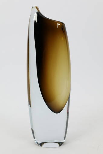 Signed Gunnar Nylund Stromberg Shark Tooth Vase