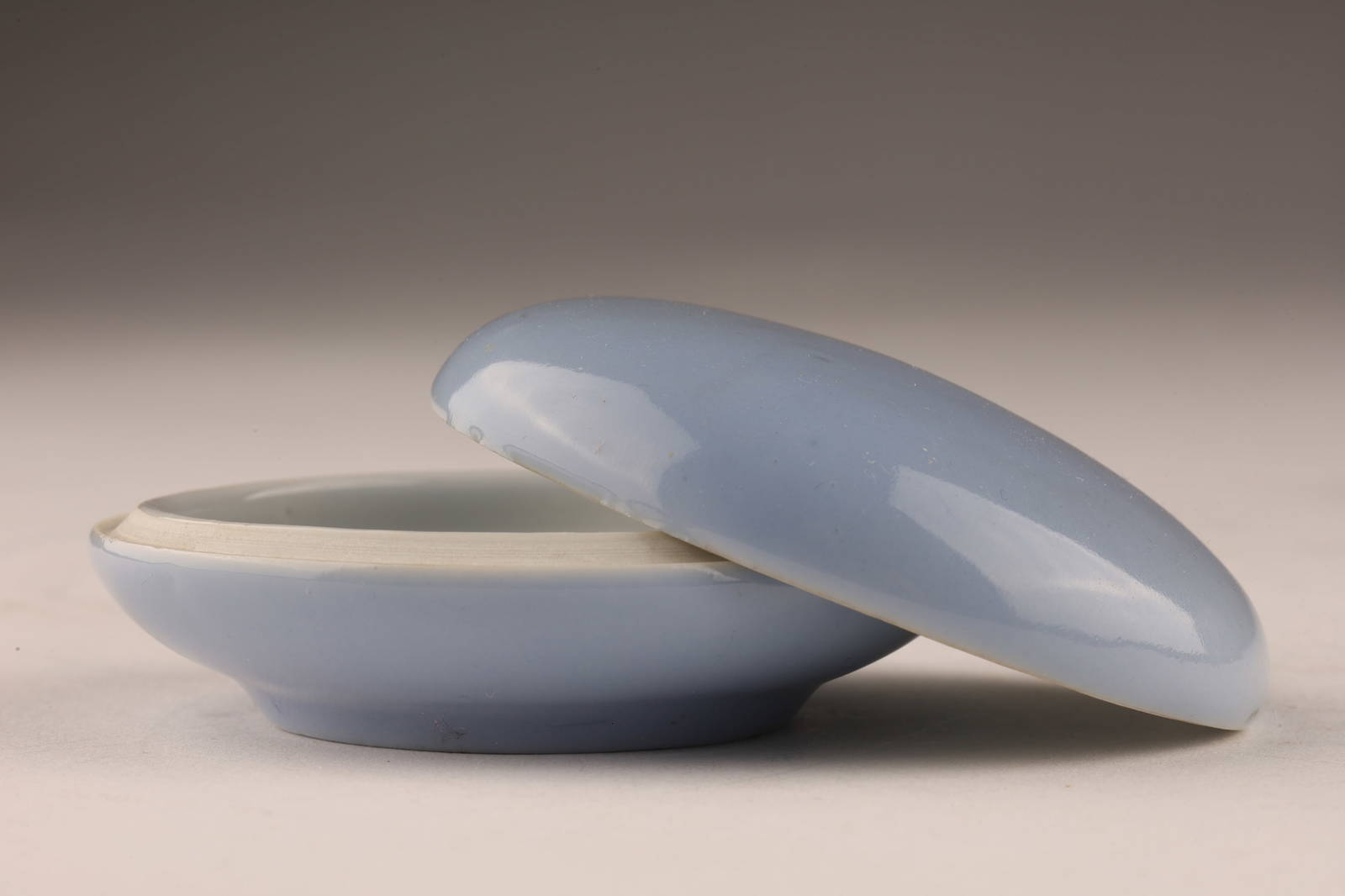 Antique Chinese Monochrome Blue Round Box Auction