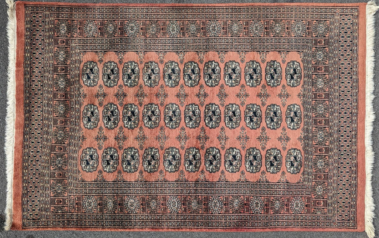 Middle Eastern Wool Area Rug Auction