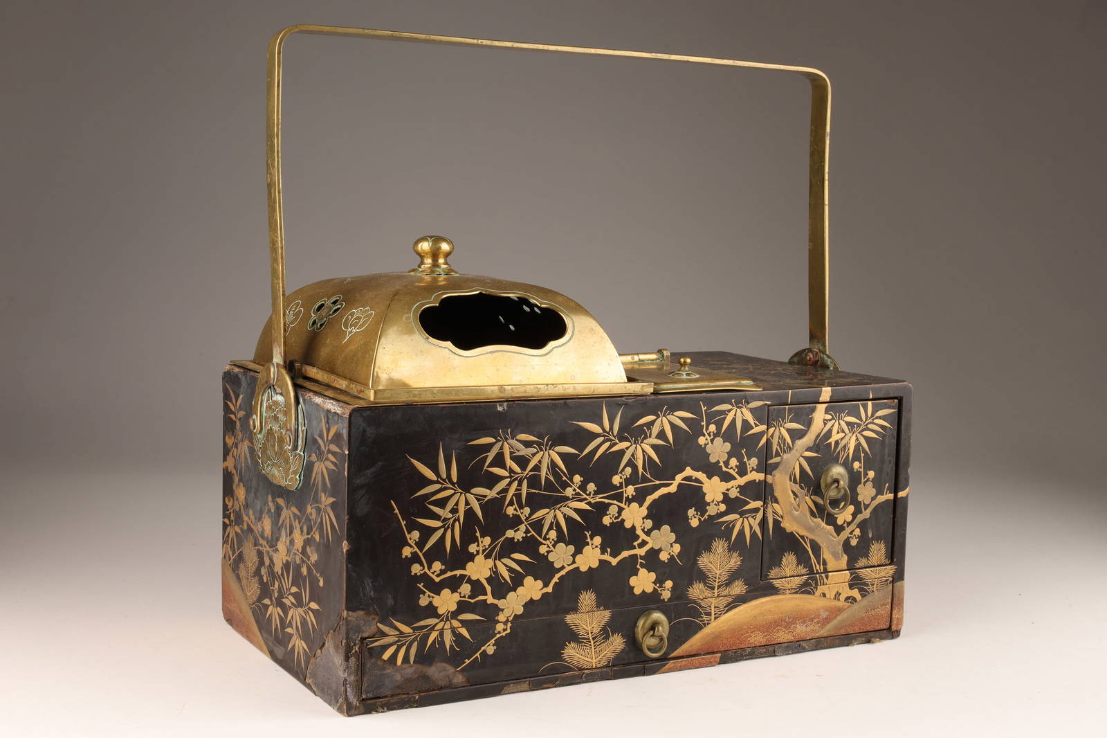 Antique Japanese Lacquered Tabakobon Tobacco Box Auction