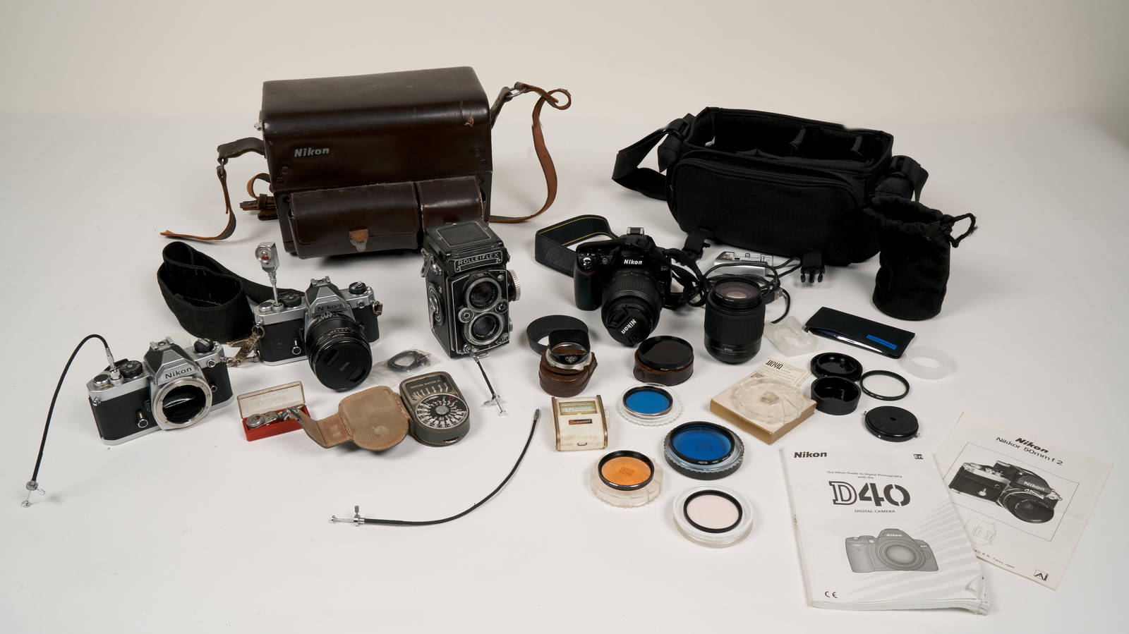 Vintage Cameras & Photo Equipment for Sale in Online Auctions
