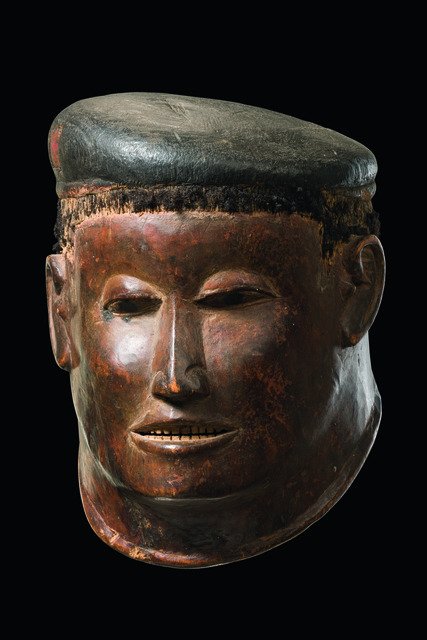 Helmet mask in colon style: British soldier with beret