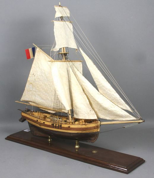 1287: Model of a French sloop of war “Le Renard”