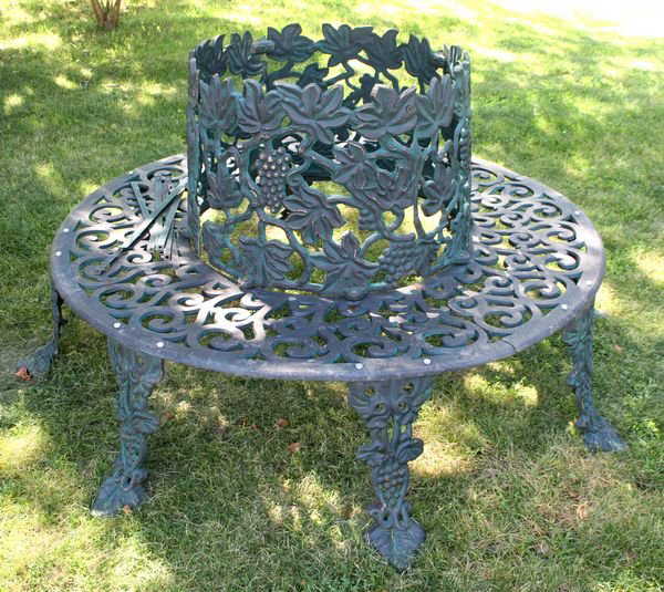7158A: 20th Century Cast Iron Tree Surround Bench