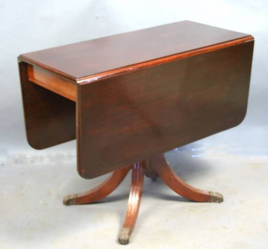 1920s/30s Duncan Phyfe Drop Leaf Table