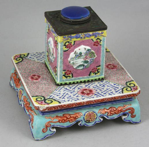 19th C. Chinese Porcelain Container