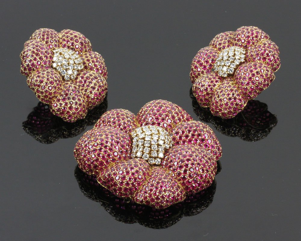 Viviane Debbas Signed 18K Gold, Ruby and Diamond Suite