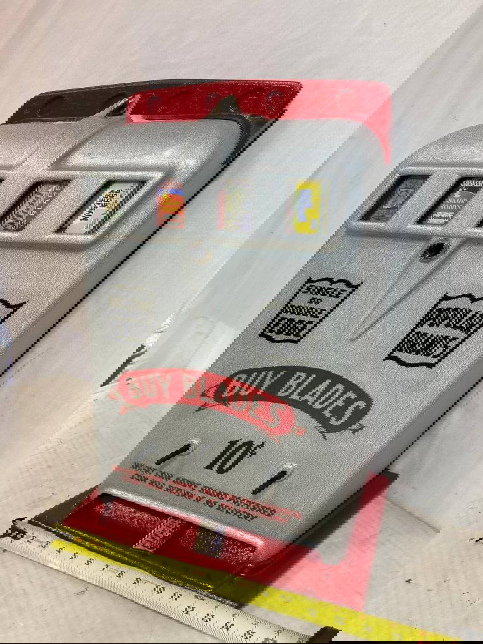 1940's "razor Blades" Vending Machine Auction