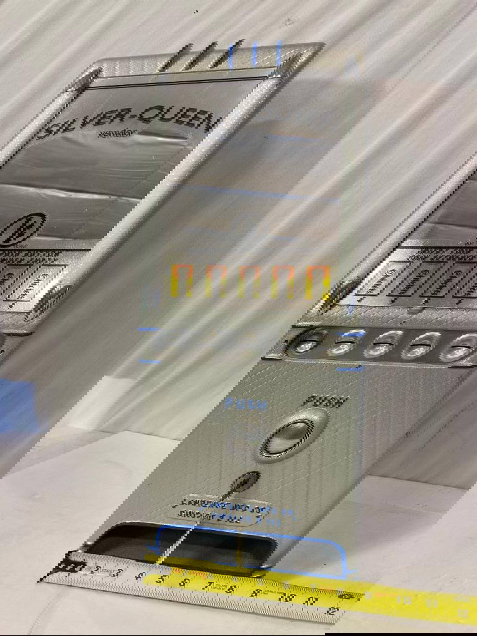 Lawrence "silver Queen" Chicklets Vending Machine Auction