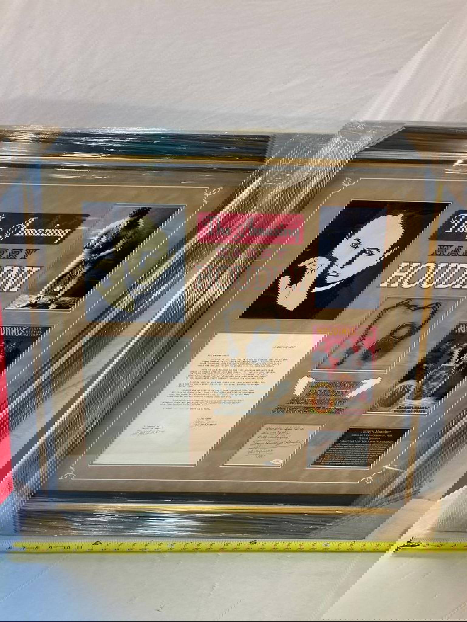 Harry Houdini Signed Cut With Letter, Lock, & Keys Photo Frame Auction