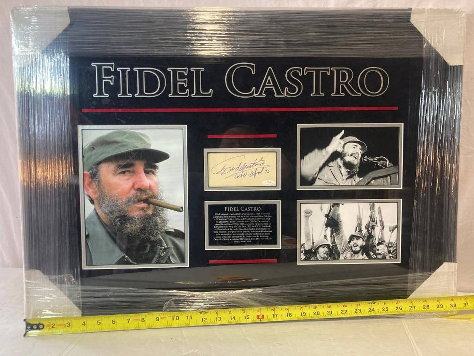 Fidel Castro Signed Cut Photo Frame Auction