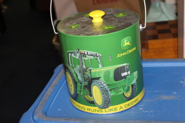 A John Deere Ice Bucket - Apr 06, 2019 | Lakeland Antique Bazaar in FL