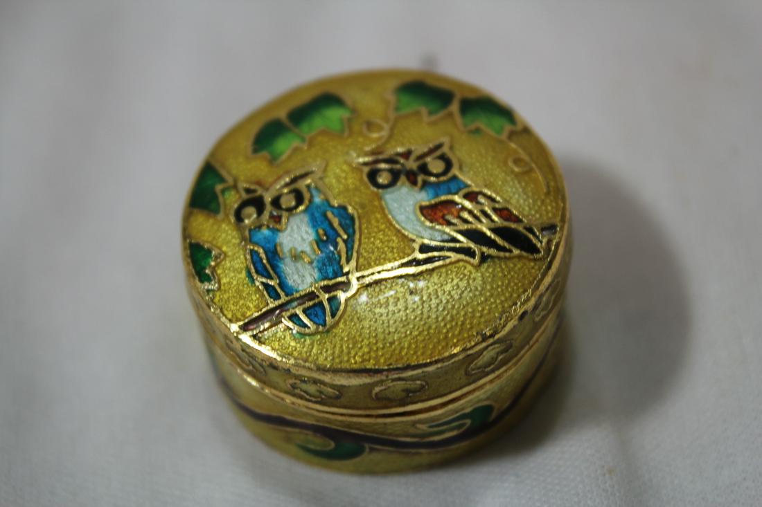 NAMIKAWA YASUYUKI: A MINIATURE CLOISONNE BOX - Jun 04, 2021 | Galerie ...