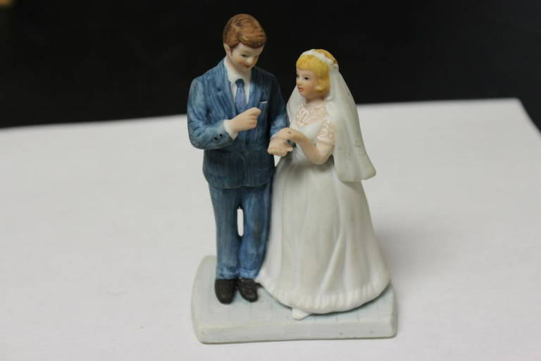 A Porcelain Norman Rockwell Bride and Groom Cake Topper (#50317) on Jul ...