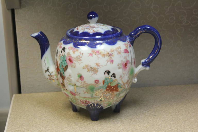 Vintage Japanese Kutani Tea Pot