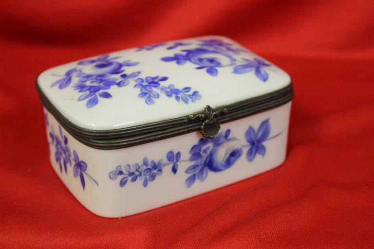 A Meissen? Trinket Box - Oct 09, 2022 | Lakeland Antique Bazaar in FL