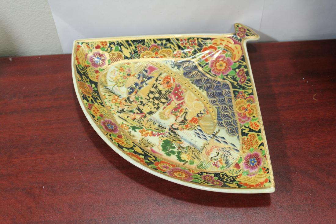 A Royal Satsuma Fan Plate Auction