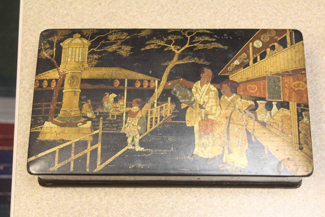 Japanese Export Lacquer Box Auction