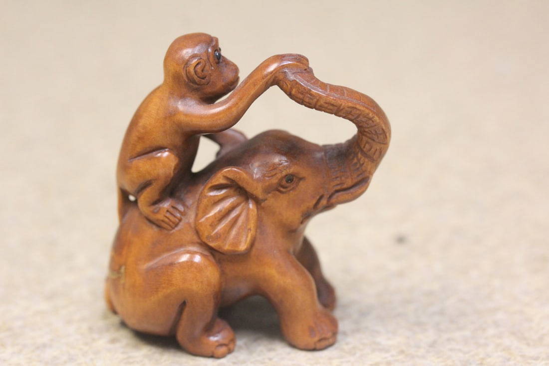Signed Japanese Netsuke Auction