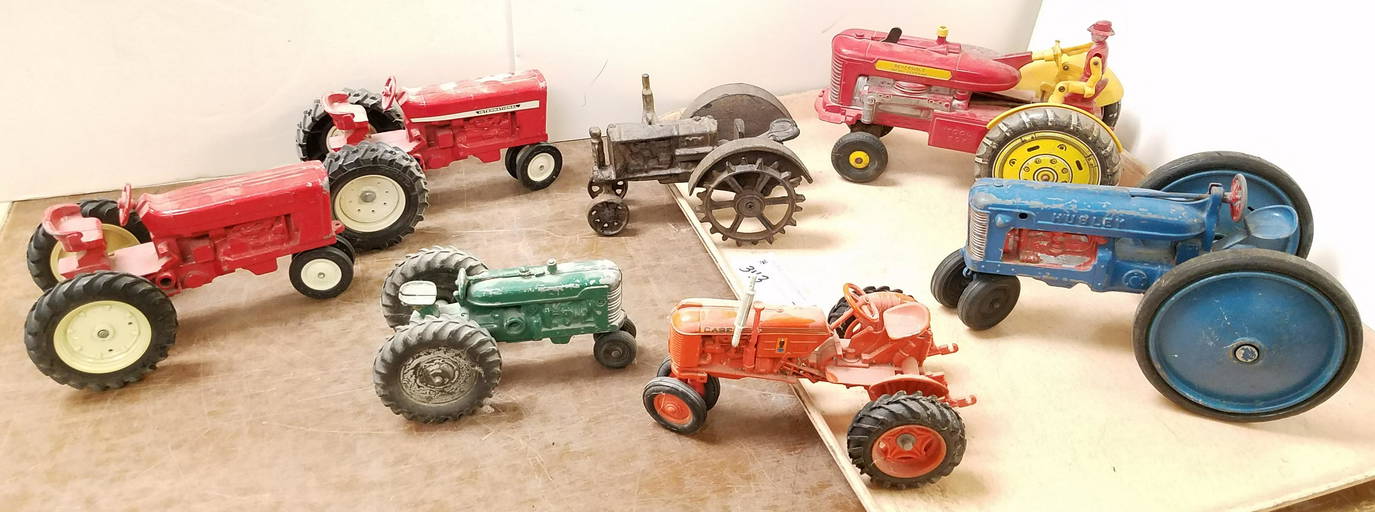 TRAY 7 TOY TRACTORS- HUBLEY, CASE, INTERNATIONAL ETC - Dec 17, 2022 ...