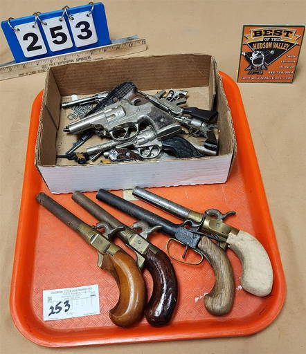 TRAY TOY GUNS 24PC (#0253) on Feb 18, 2023 | George Cole Auctions in NY