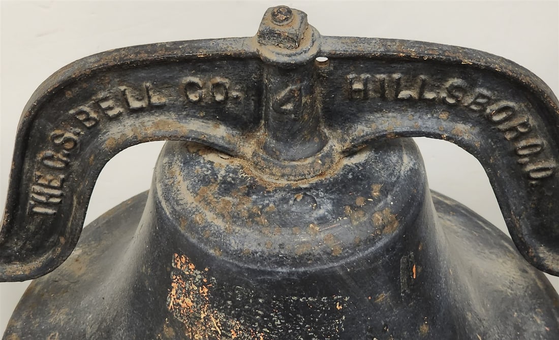 The G.s. Bell Co Hillsboro, Ohio Cast Iron #4 Bell And Stand Auction