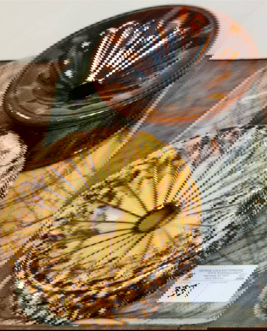 Tray 19thc Spittoons-bennington & Spongeware Auction