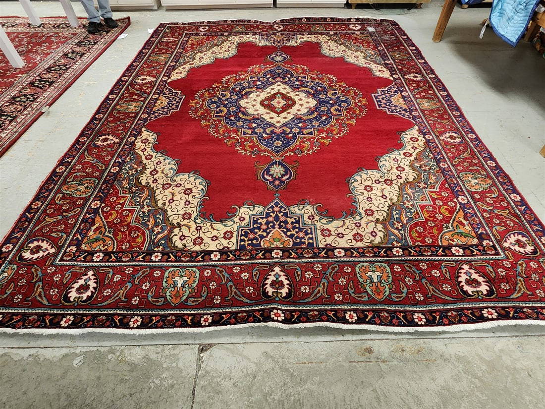 Persian 11'1" X 12'7" Auction