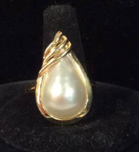 Mobé Pearl 14kt Gold Ring