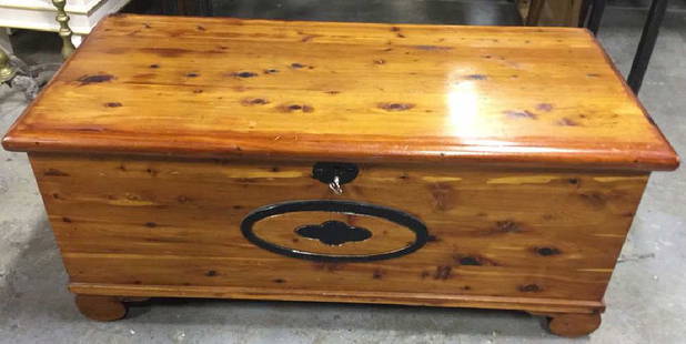 Cedar Lined Hope Blanket Chest