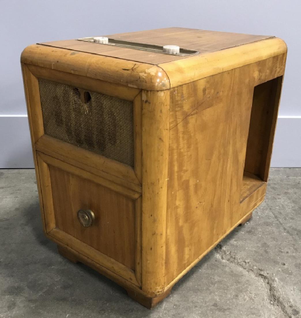 Vintage HOWARD Radio and Record Player