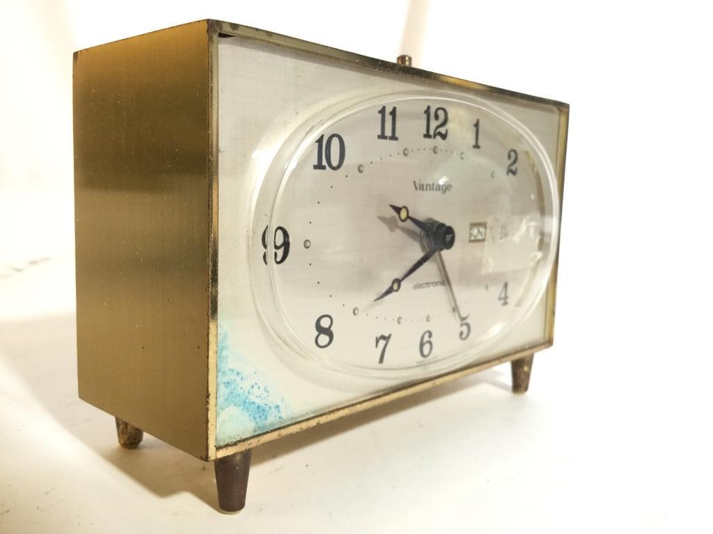 VANTAGE MCM Gold Toned Footed Desk Clock - Sep 18, 2019 | The Benefit ...