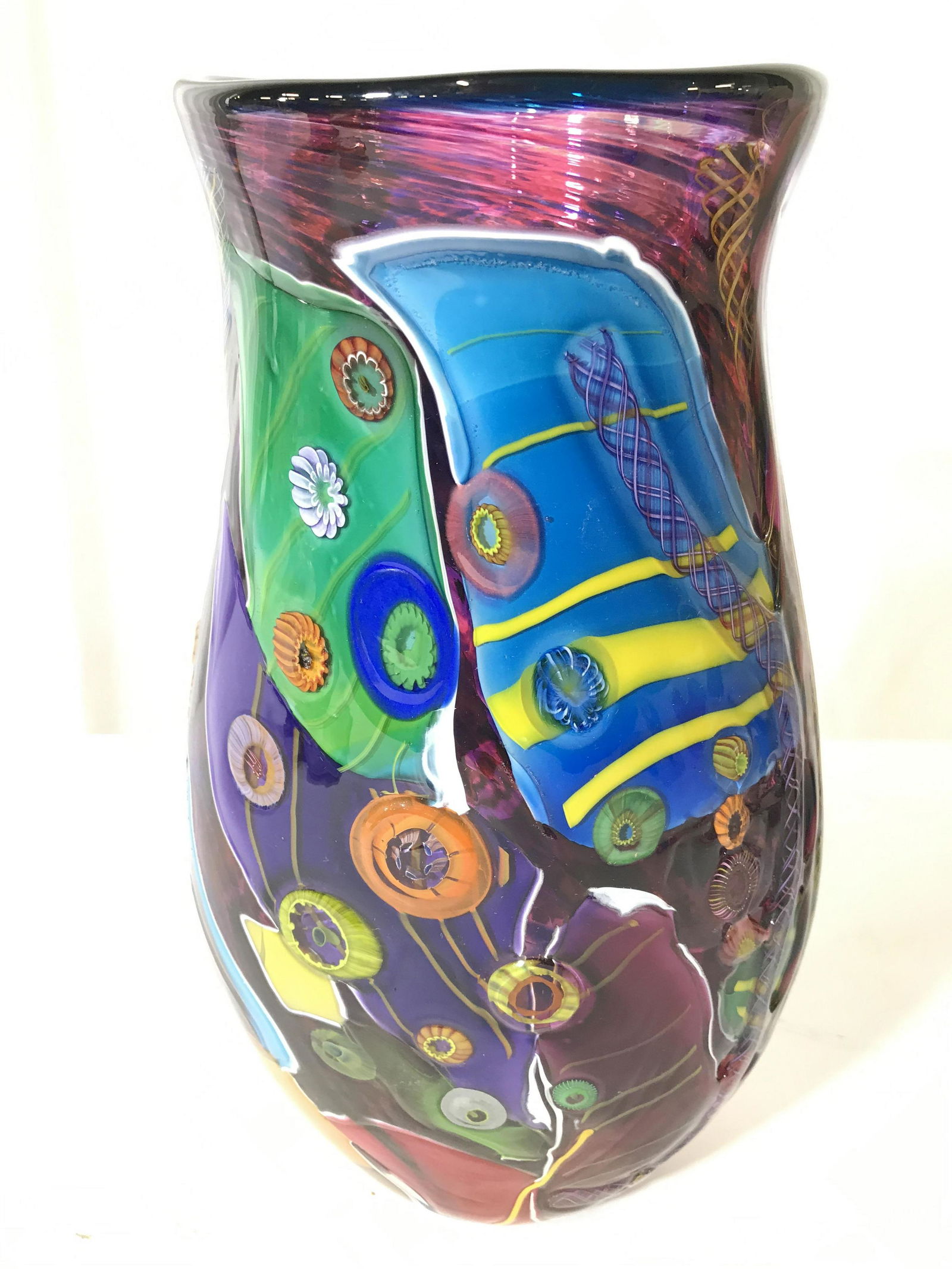 Intricately Detailed Signed Art Glass Vase - Aug 26, 2020 | The Benefit ...