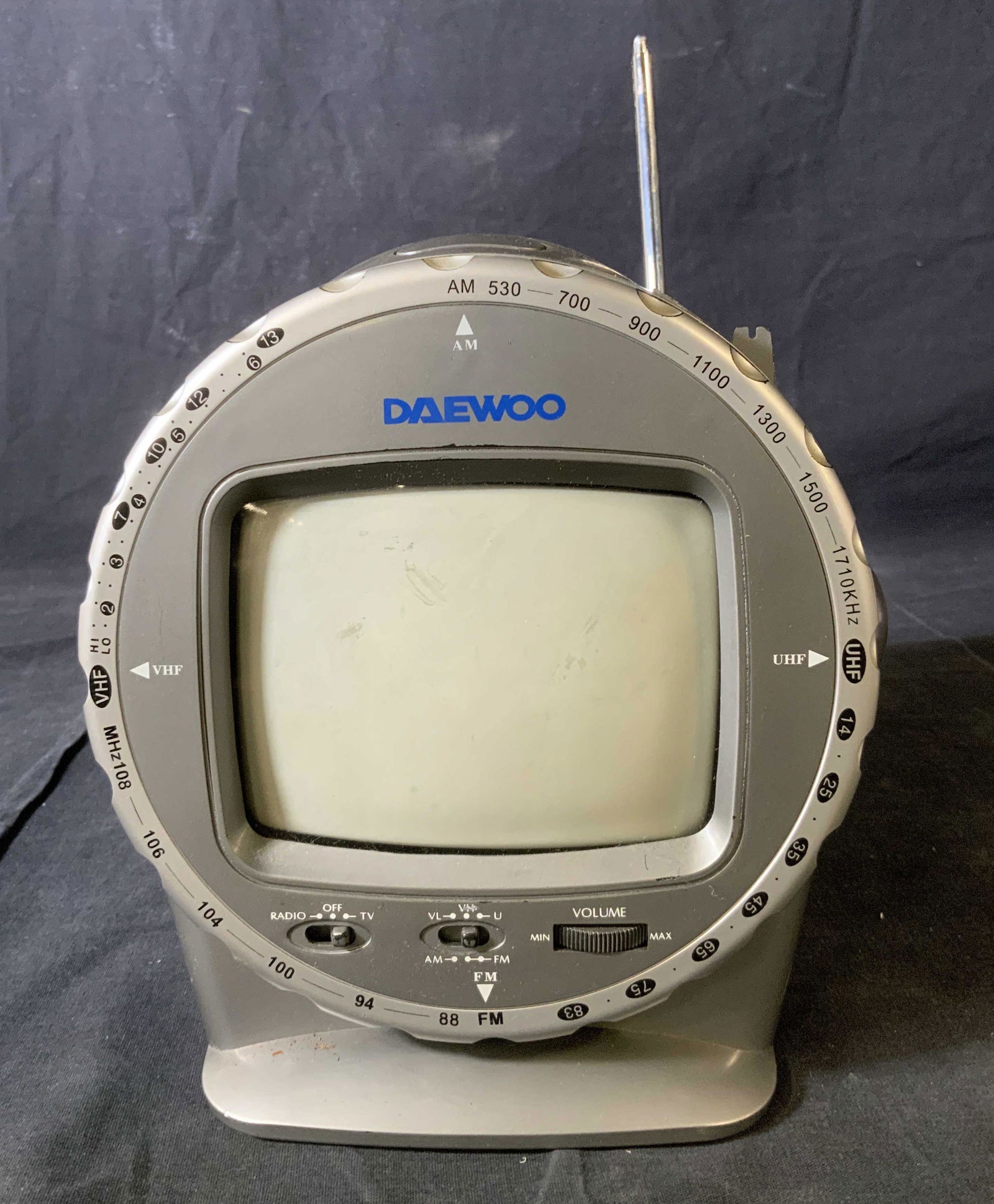 DAEWOO Black & White TV with AM/FM Radio - Feb 10, 2021 | The Benefit ...