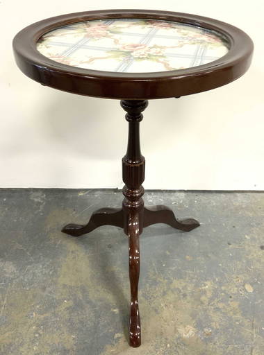 The Bombay Company Round Top Pedestal Table