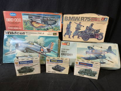 Group Lot 7 Vintage Model Kits