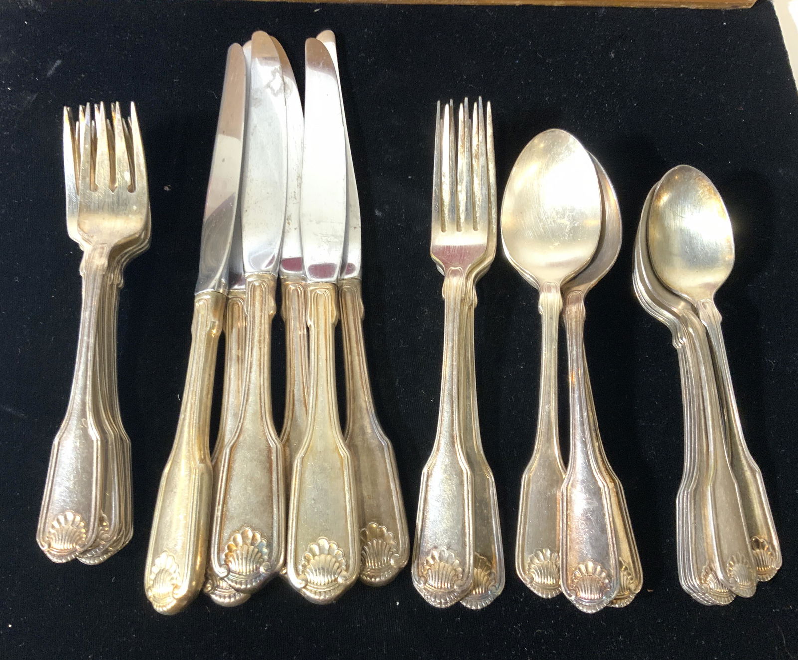 COMMUNITY Silver Plate Flatware Set 26 w Case - Aug 04, 2021 | The ...