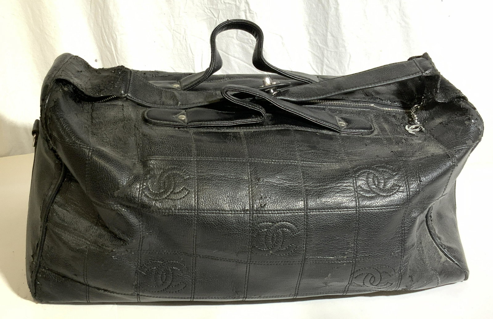 Vintage CHANEL Interlocking C Luggage Bag W/ Card | Barnebys