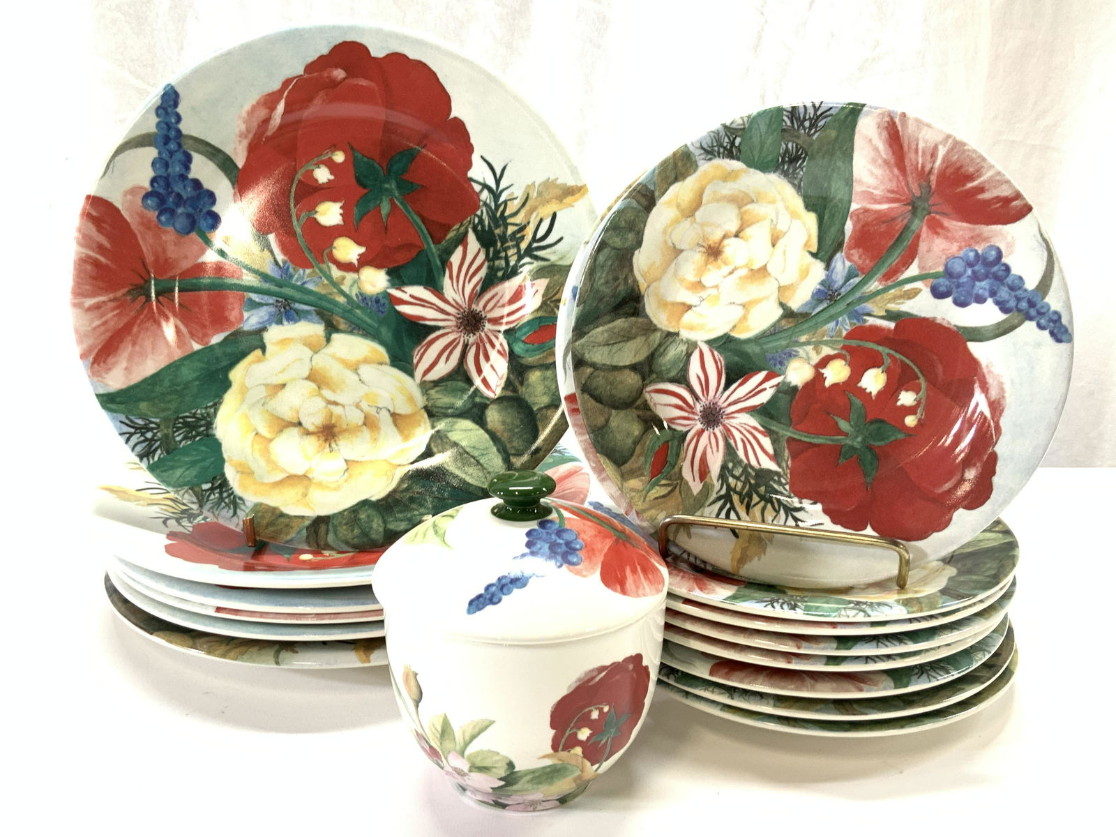 Set 19 Gien France Sgn Volupte Porcelain Plates