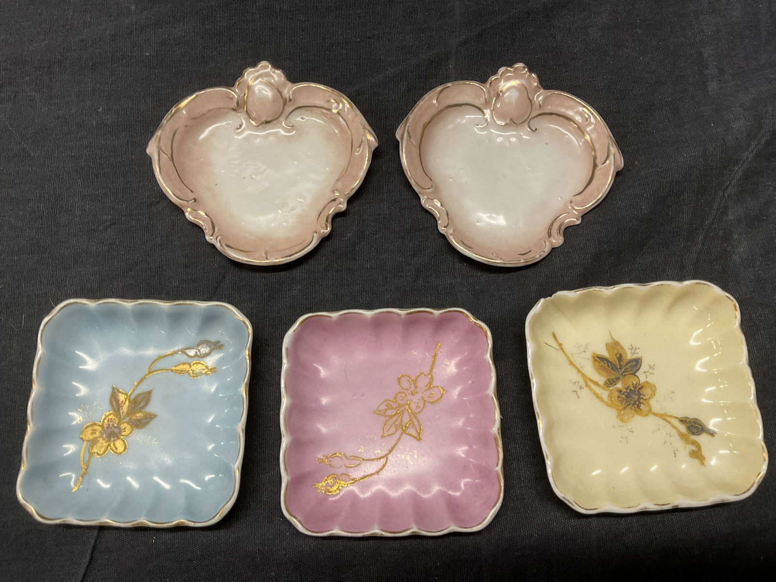 Miniature Porcelain Trinket Dishes (#0566) on Jan 04, 2023 | The ...