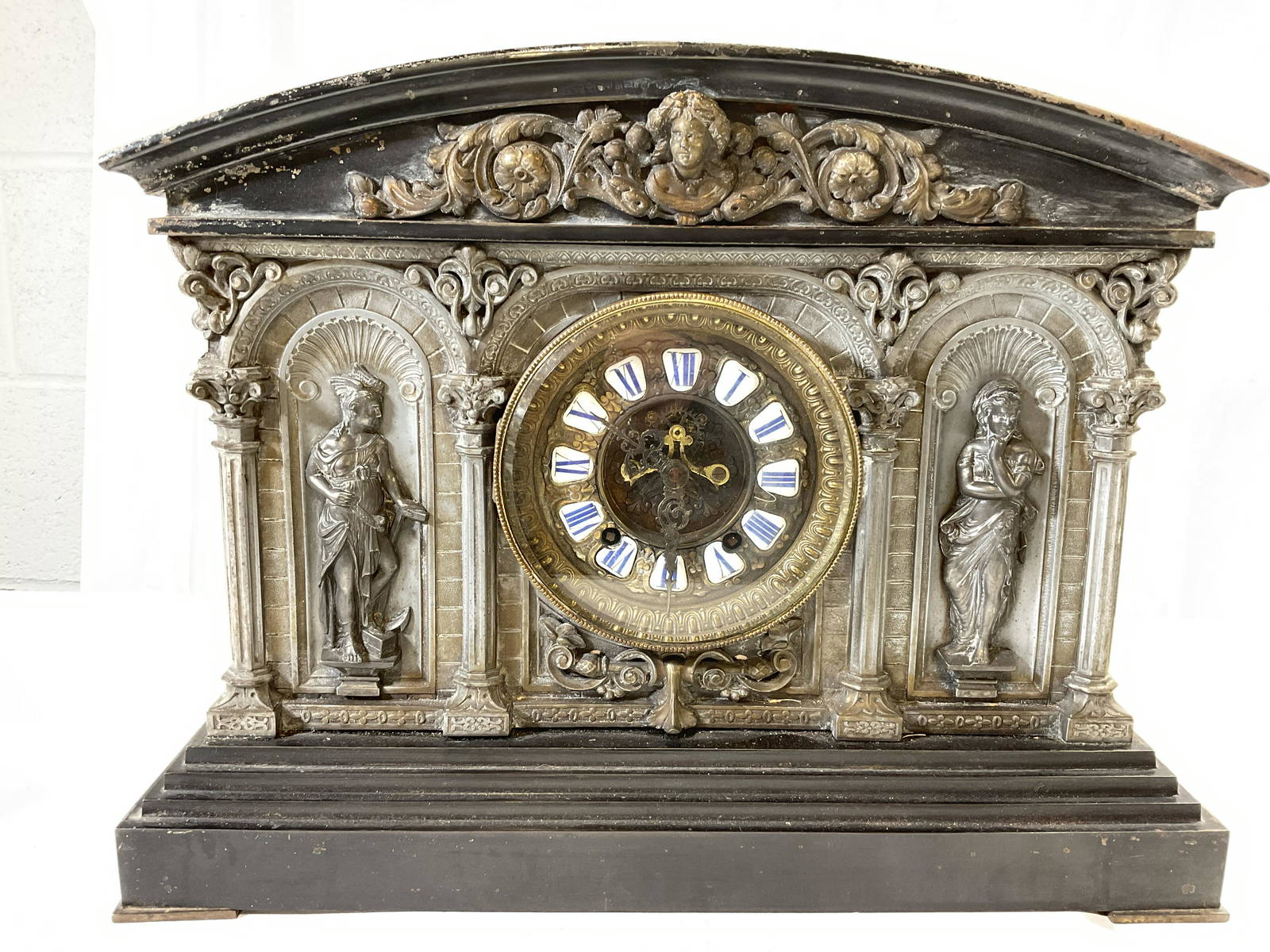Vintage & Antique Clocks