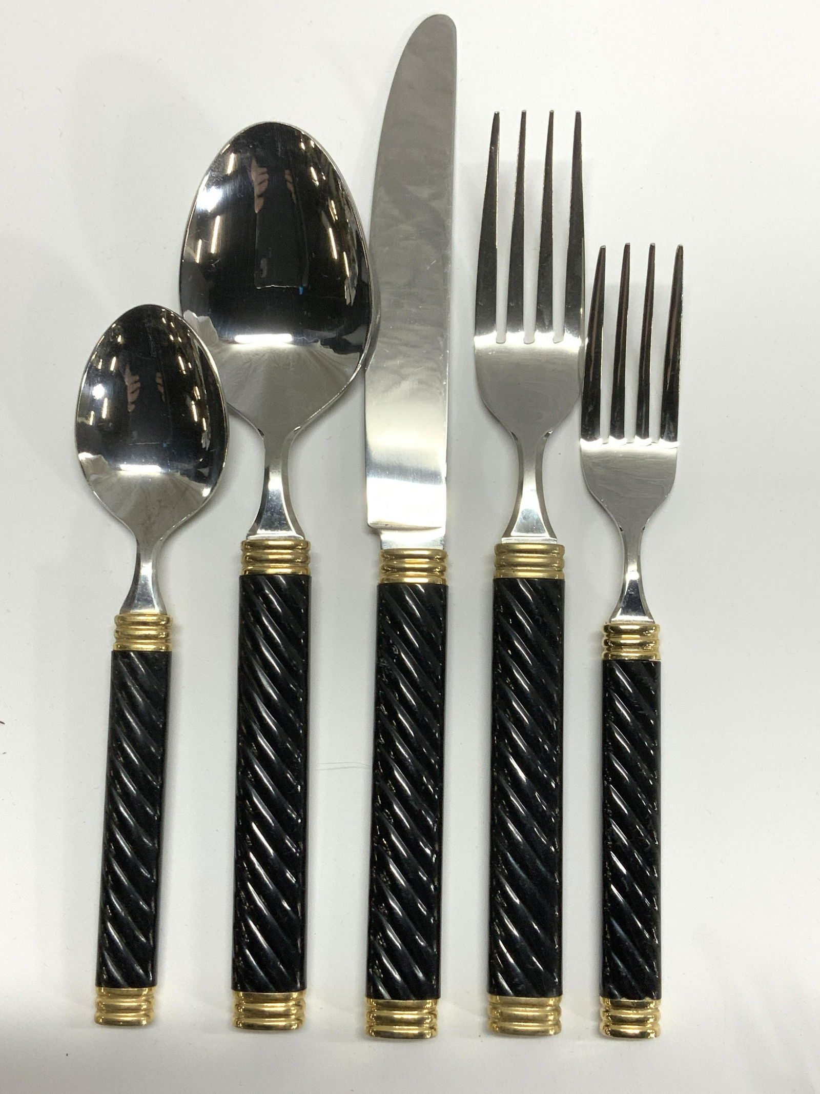 Laslo Mikasa Flatware Set 30 & Oakwood Tray Japan