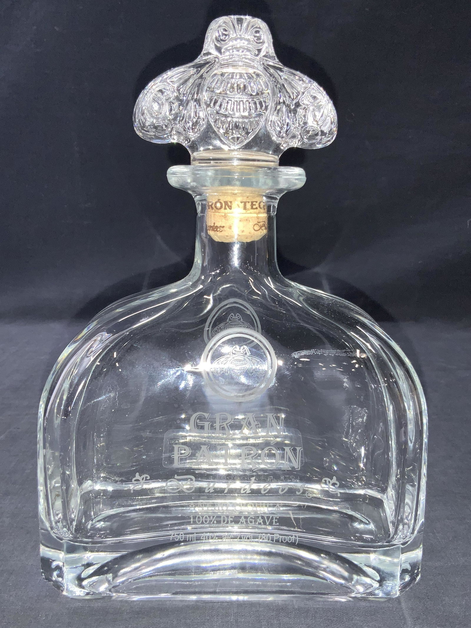 Gran Patron Glass Decanter W Bee Stopper