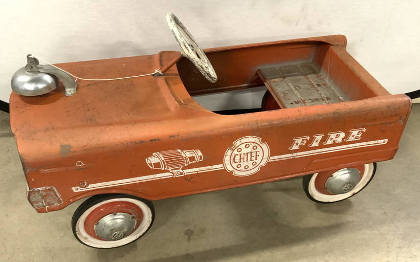 Vintage Murray Fire Chief Metal Car