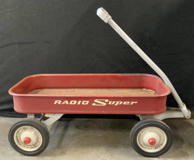 Vintage Radio Super Red Wagon