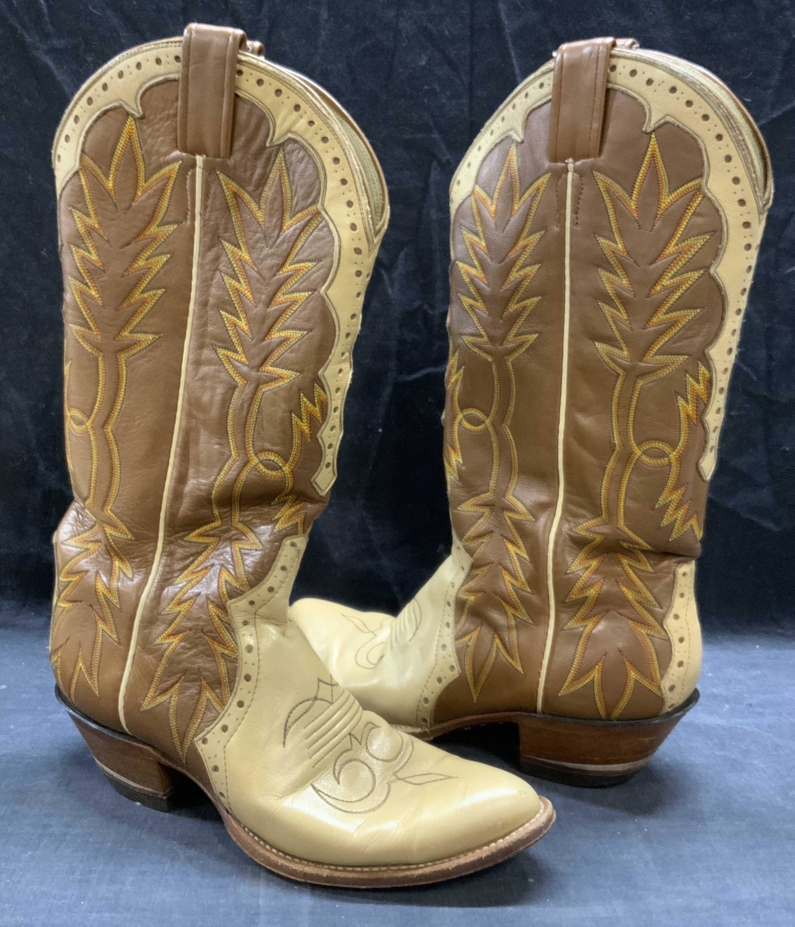 Cartwright Handmade Leather Cowboy Boots, Box Auction