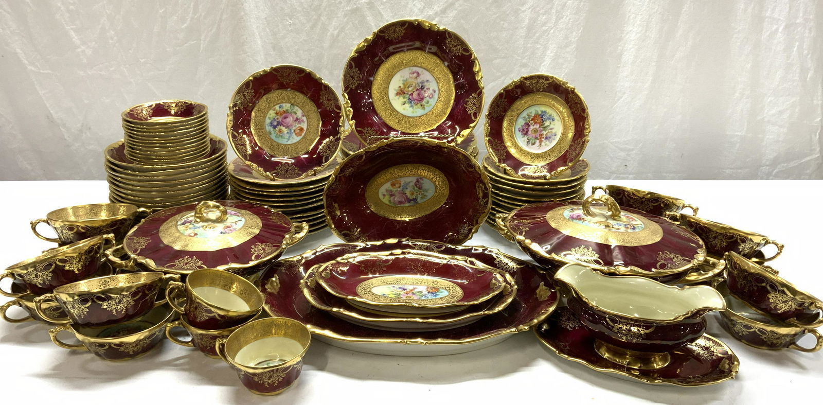 Limoges Royal China Porcelain Dinnerware Set 83 Auction Limoges Royal China Porcelain Dinnerware Set 83 Auction
